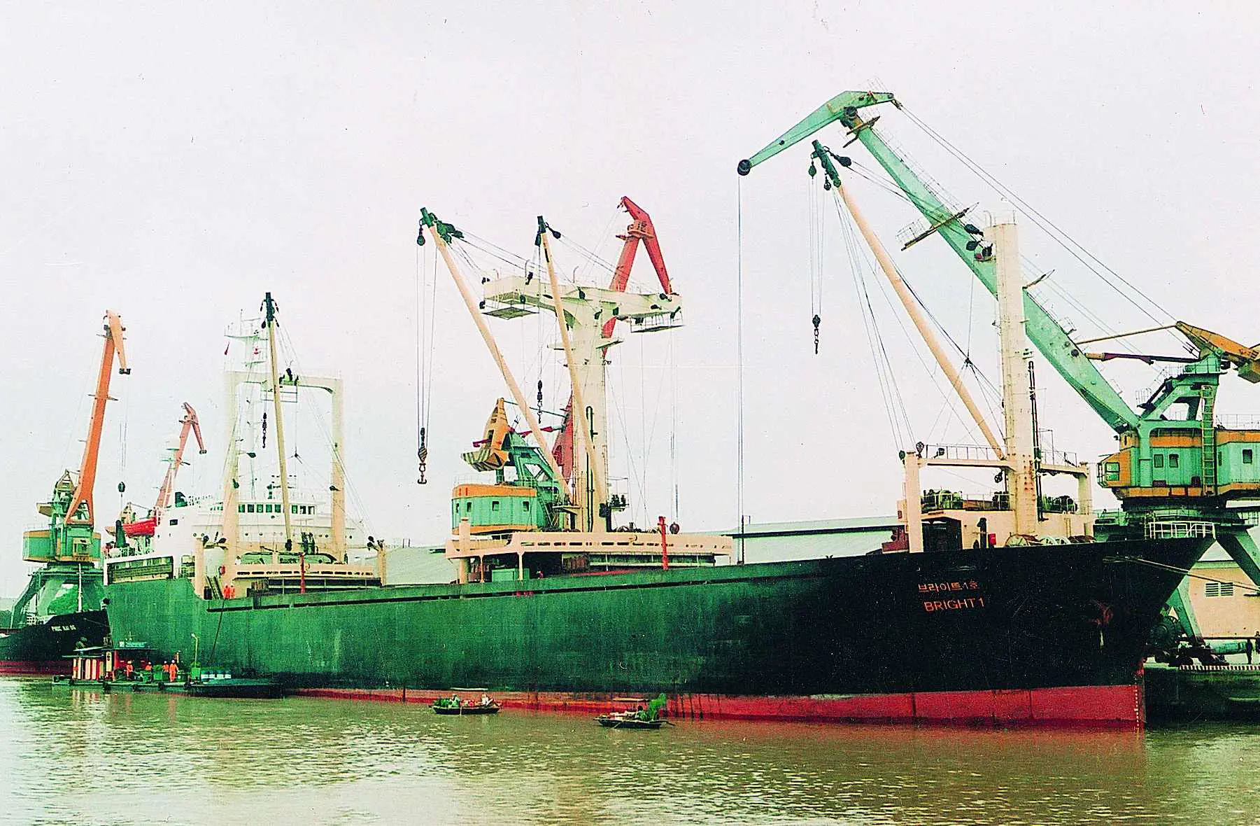 Trang chủ :: Công ty CP Vận tải Xăng dầu VIPCO